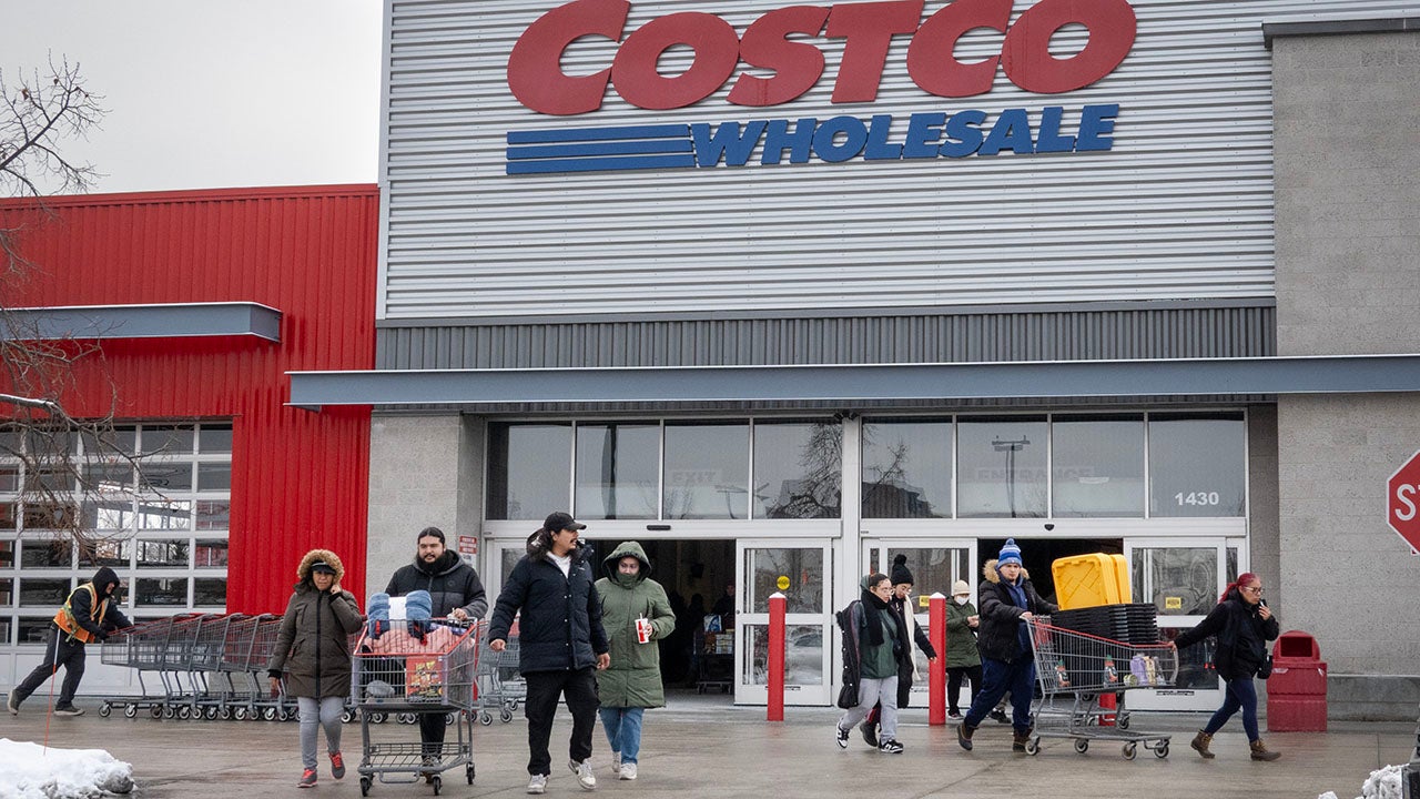 Christmas Eve store hours: Walmart, Kroger, and more