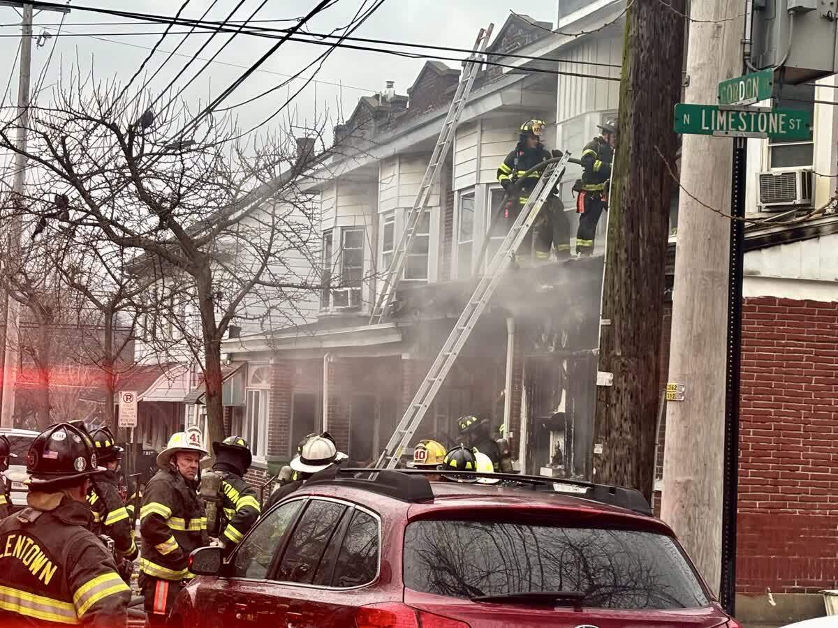 3 hospitalized, 8 displaced by West Gordon Street fire