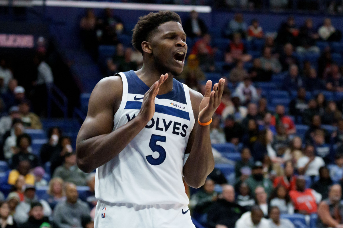 Edwards Wolves Rise Fantasy Stock 2026