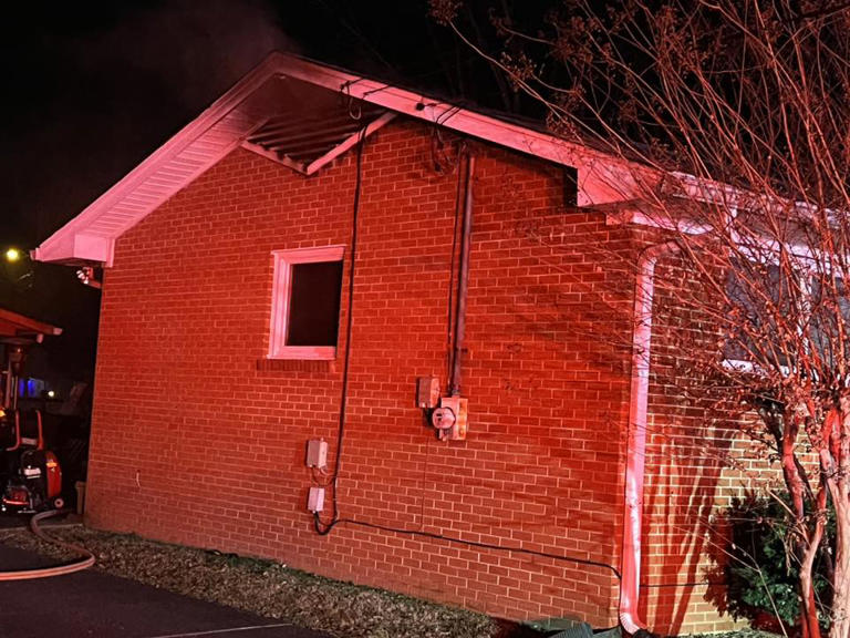 Man injured, home deemed 'unlivable' after Murfreesboro fire
