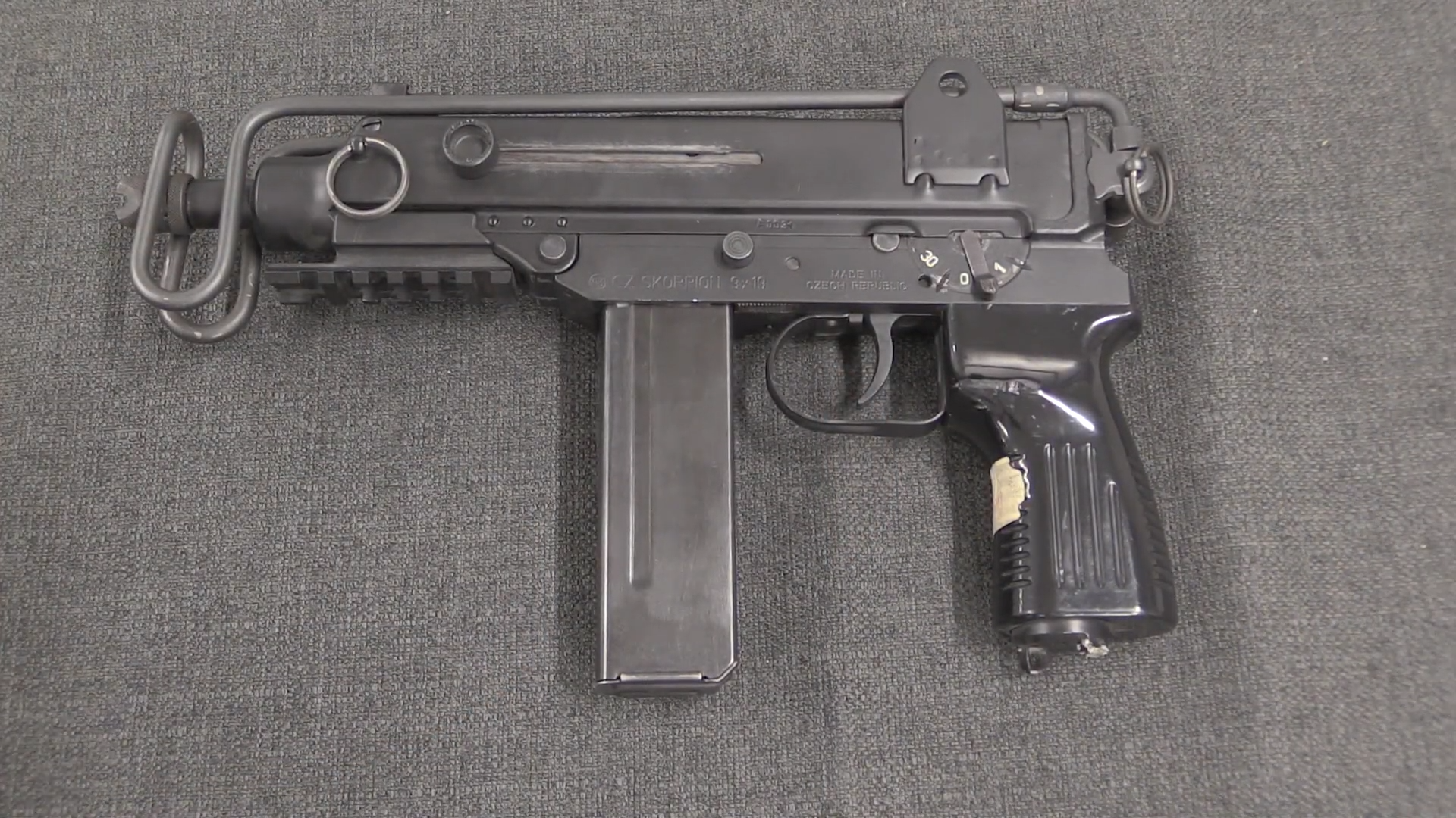 This scaled-down prototype experimented with an uncommon caliber