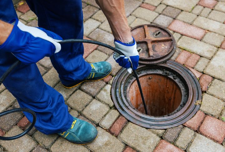 15 common mistakes homeowners make that plumbers wish they wouldn't