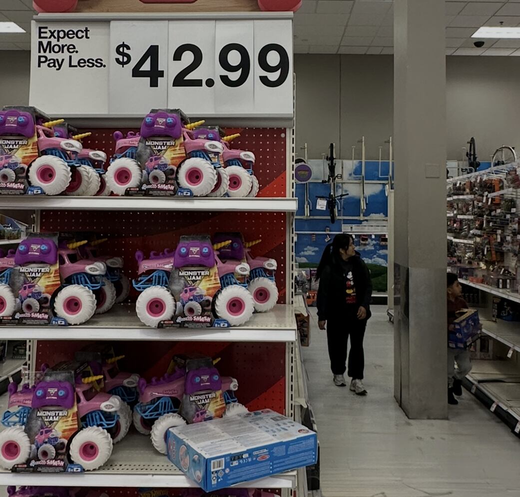 US PCE inflation stagnates at 2.8% in November