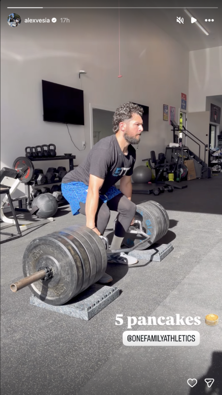 Alex Vesia is back in the gym 3 months after devastating family news