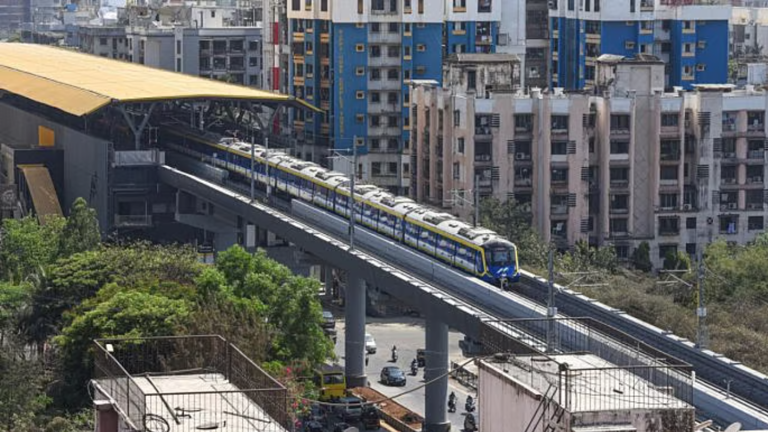 World record in Dombivli: 2.5 lakh coloured diyas create grand Bharat ...