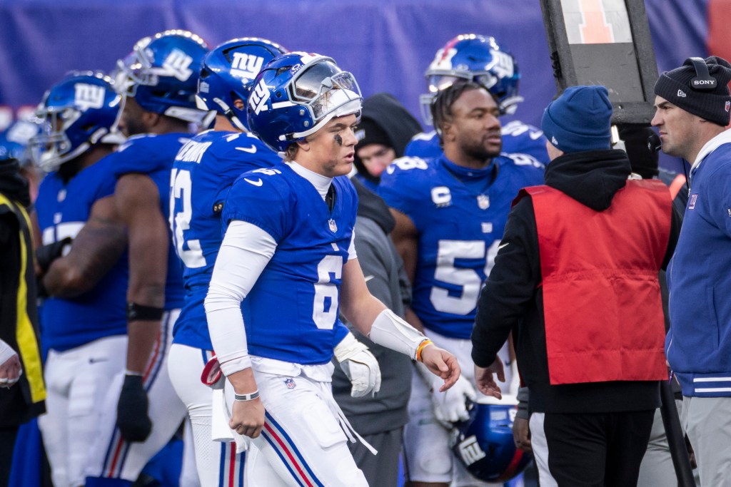 Maxx Crosby’s angry take on Giants vs. Raiders tank bowl