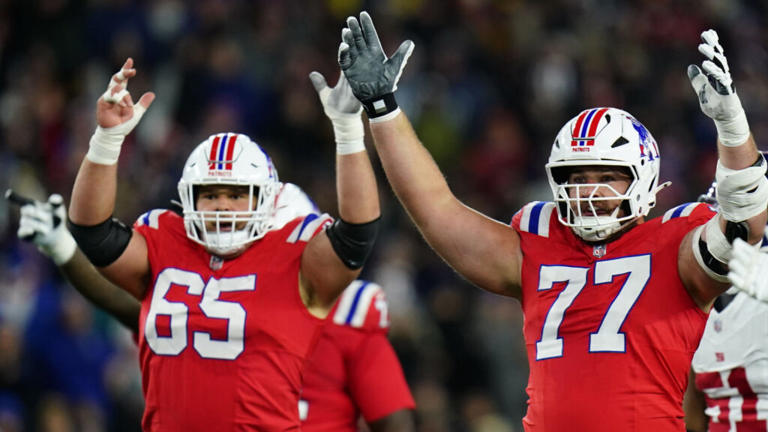 Patriots’ offensive lineman earns award in wake of Week 16 win