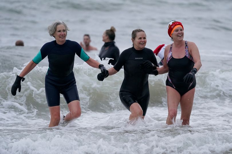 Met Office issues Christmas Day weather warning ahead of with 65mph winds