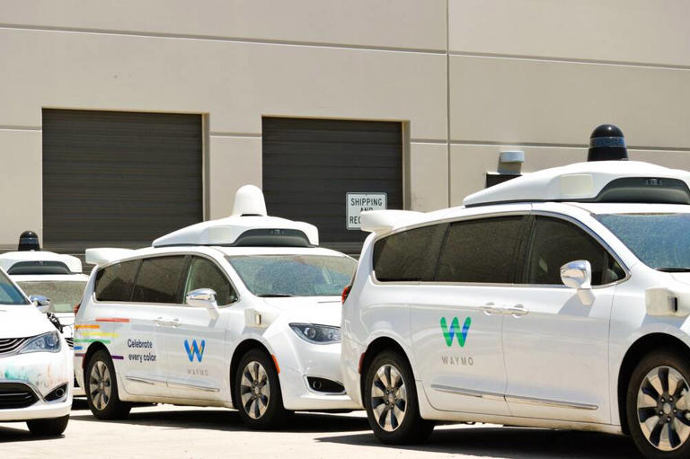 Waymo pings updates to San Francisco fleet to prevent power outage ...