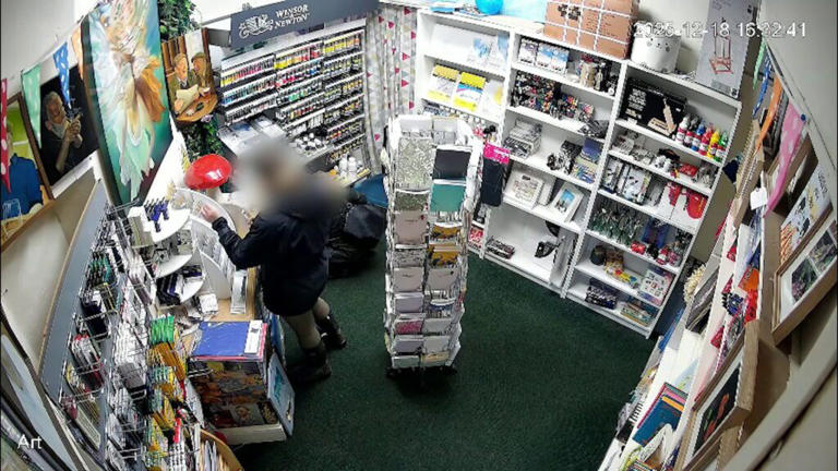 Thieves sing 'Santa Baby' while raiding family shop