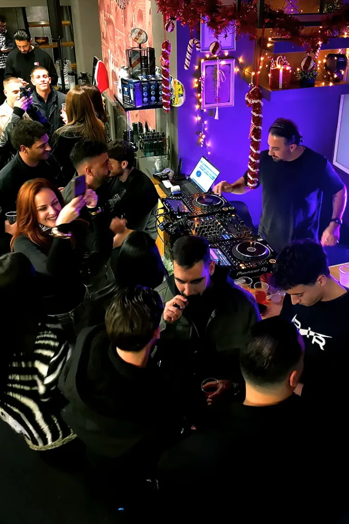 Men’s lobby vibe sessions