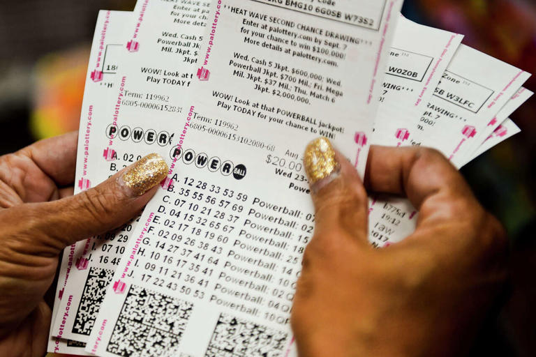 The next Powerball drawing for $1.7 billion jackpot is Christmas Eve ...