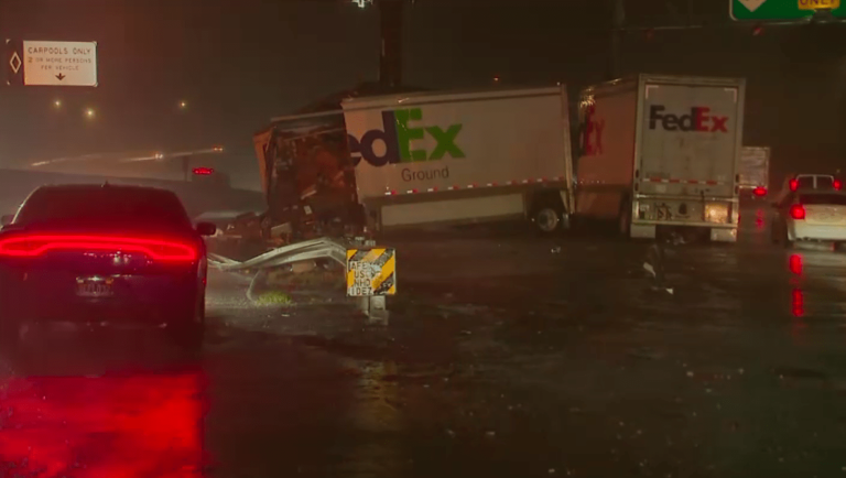 FedEx big rig carrying 12,000 pounds of packages crashes on 5 Freeway ...