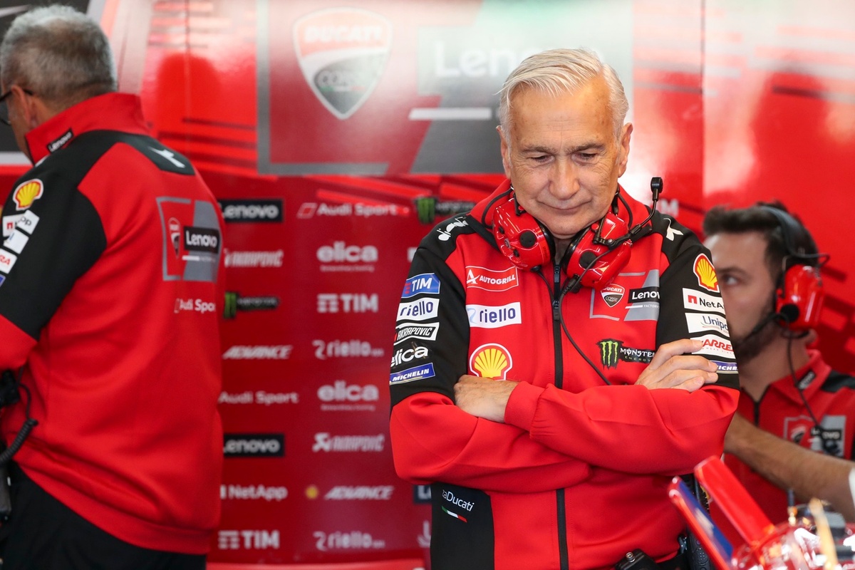 MotoGP: Davide Tardozzi descarta rumores absurdos sobre saída da Ducati