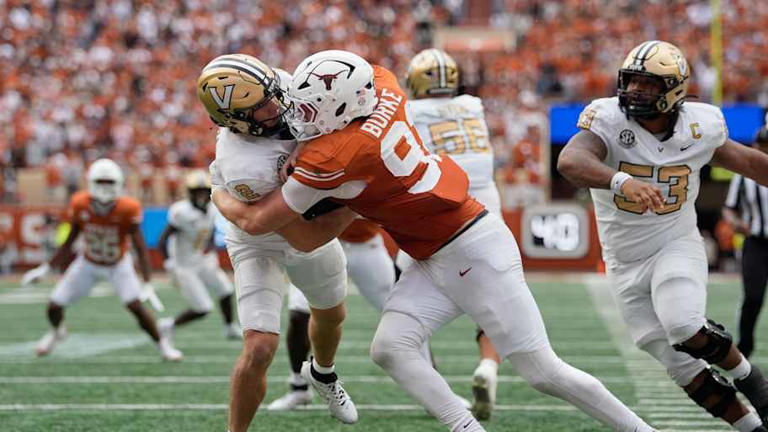 What Texas Longhorns defensive depth chart could look like vs. Michigan