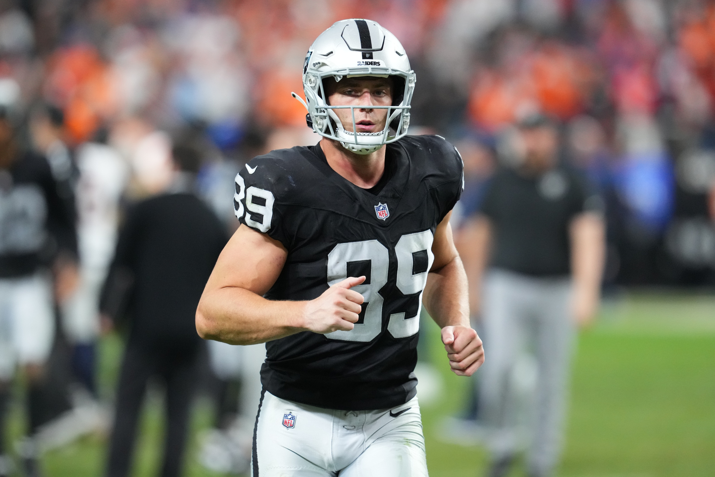Raiders placing TE Brock Bowers on season-ending IR