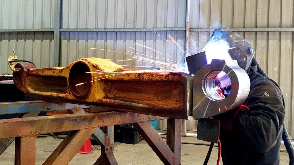 Caterpillar D10 equalizer bar crack explained