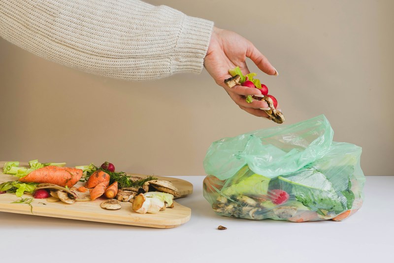 19-year-old daughter throws away $306 worth of her parents' food ...