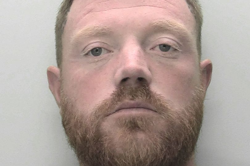 Risky boyfriend jailed for stalking frightened ex