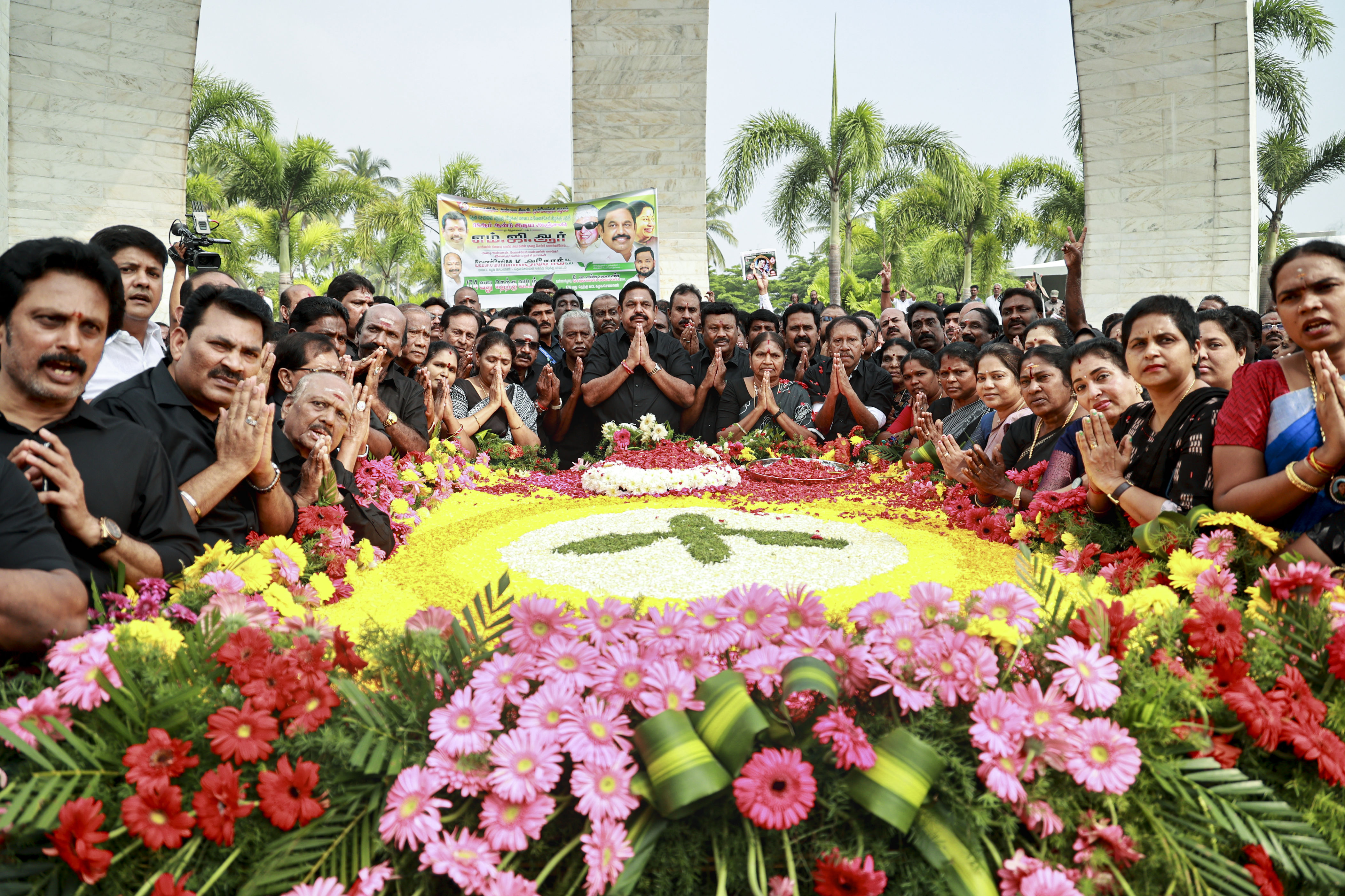 AIADMK leaders, loyalists pay tribute to MGR; EPS says victory is party ...