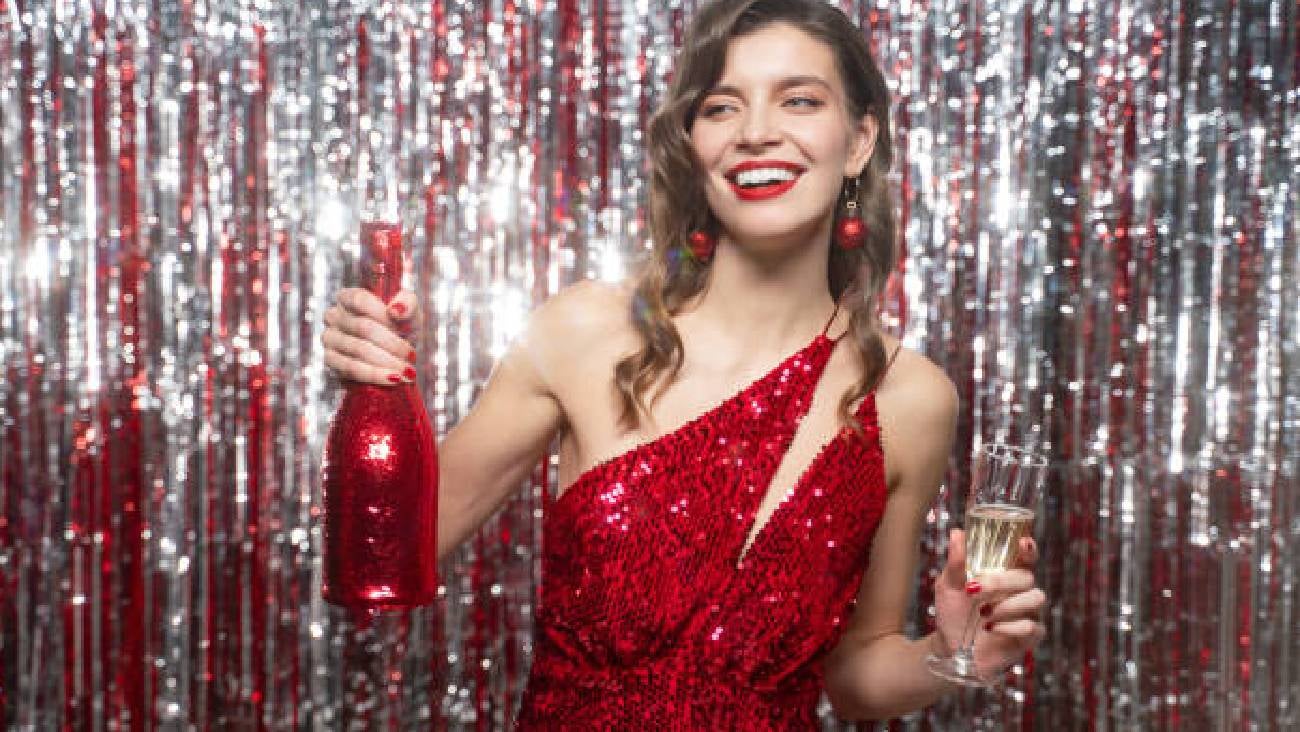 Qué significa vestirse de rojo, verde o dorado en Navidad, según la ...