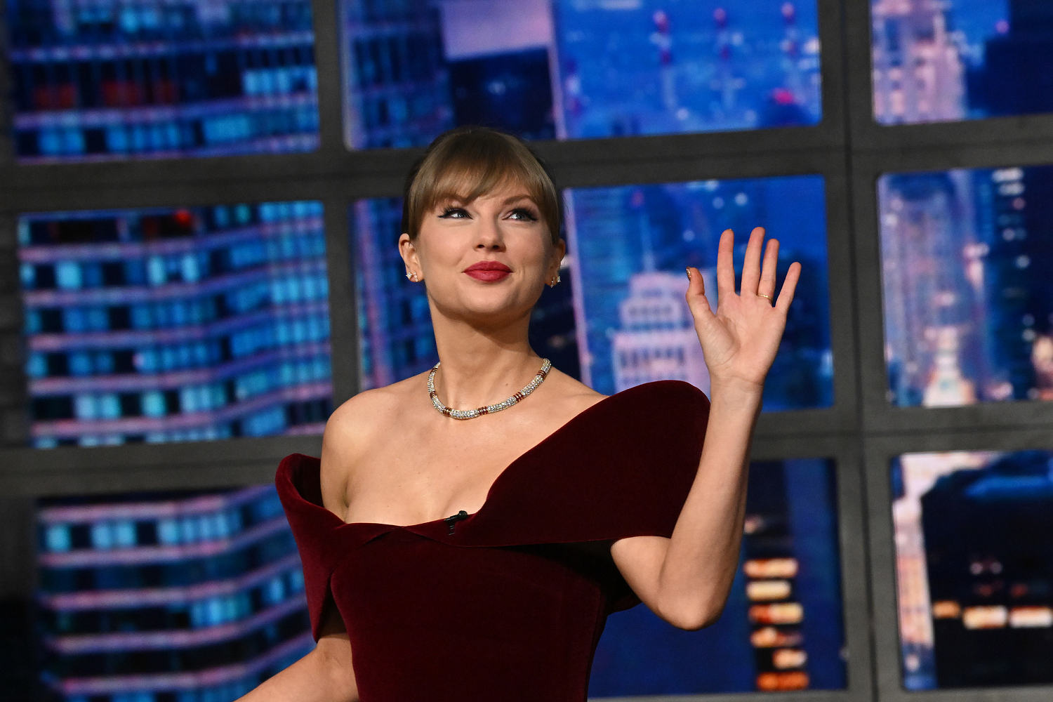 Taylor Swift gives over $2 million to various charities in holiday ...