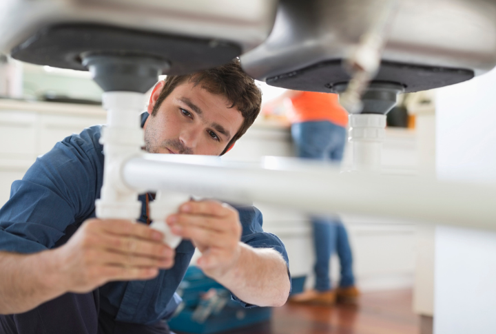 15 common mistakes homeowners make that plumbers wish they wouldn't