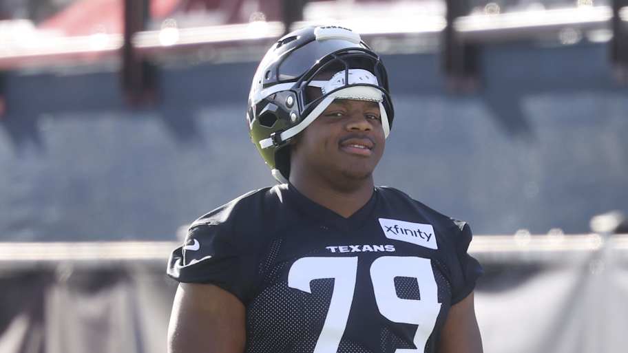 Texans OT has hand surgery, expected back this season