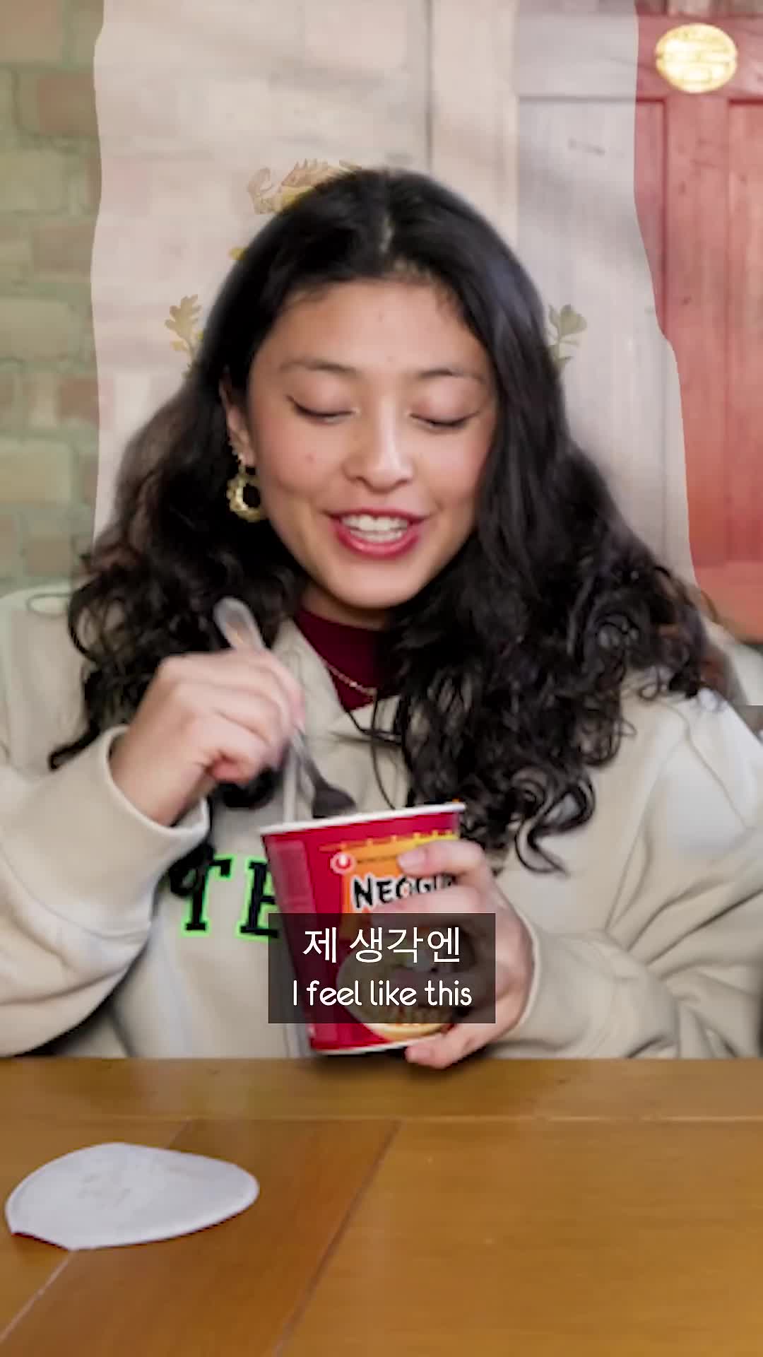 International students try spicy Korean Neoguri ramen for the first time!