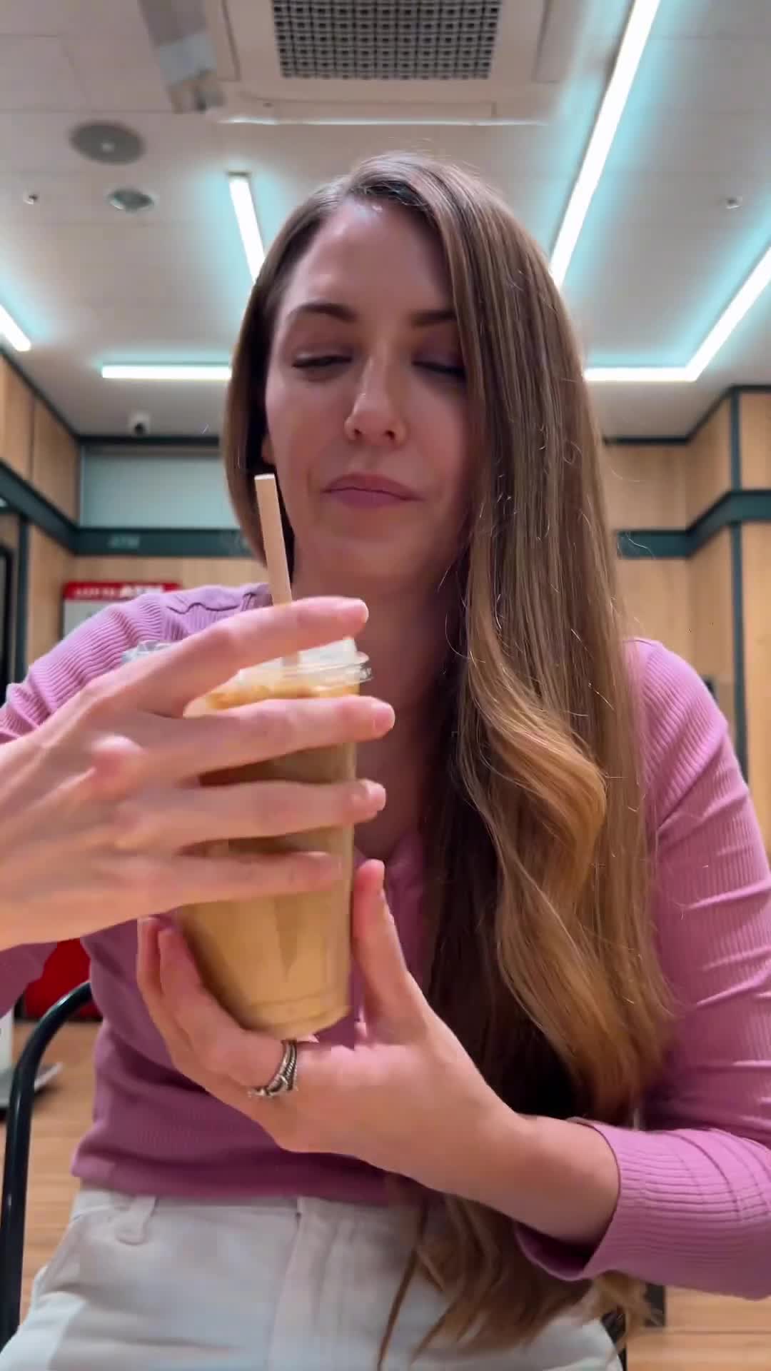 Trying Korean 7/11 snacks in Seoul - Pt 2 😋🇰🇷 #shorts