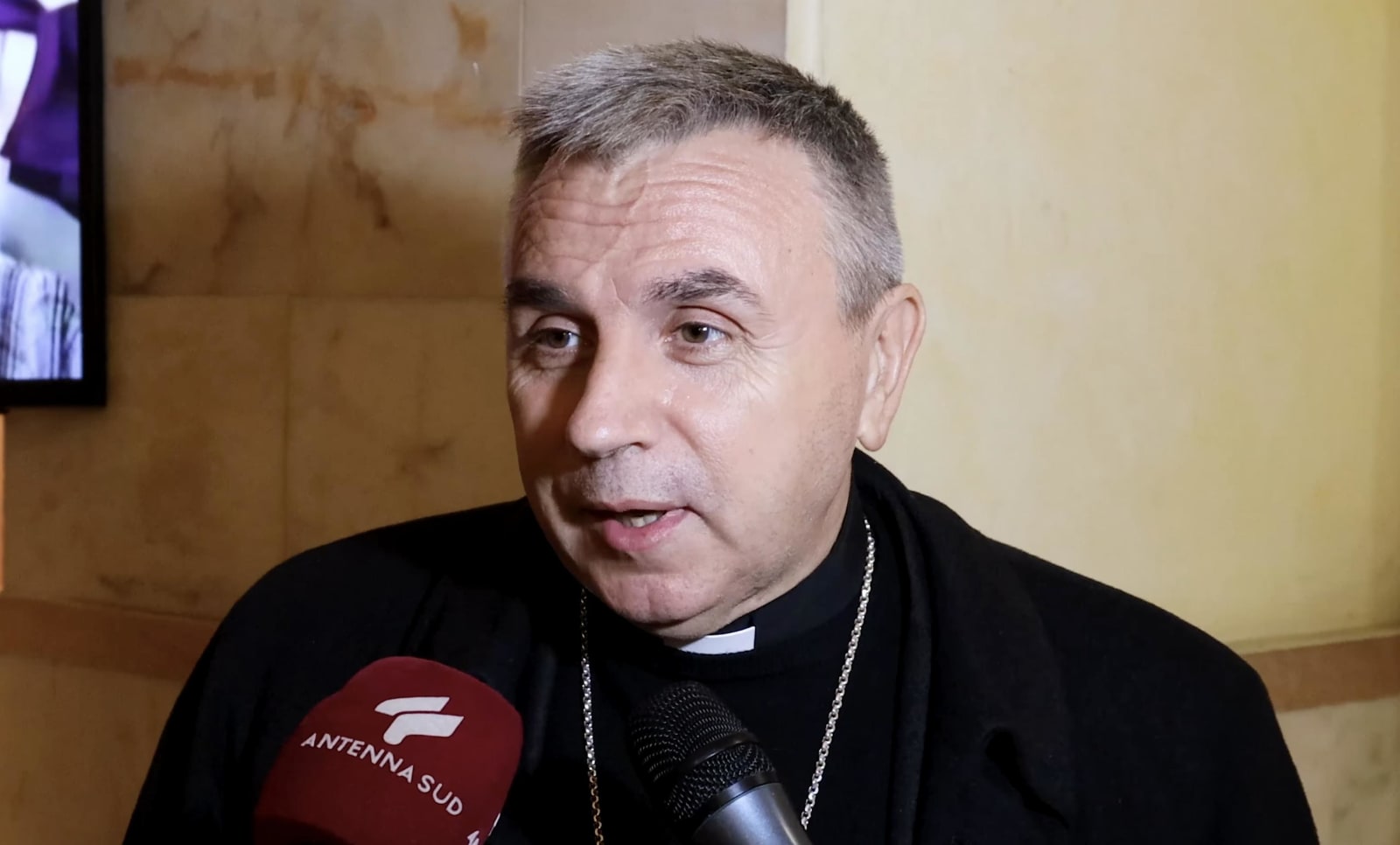 Italian priest tells feminists to 'obey like Mary' in Christmas sermon ...