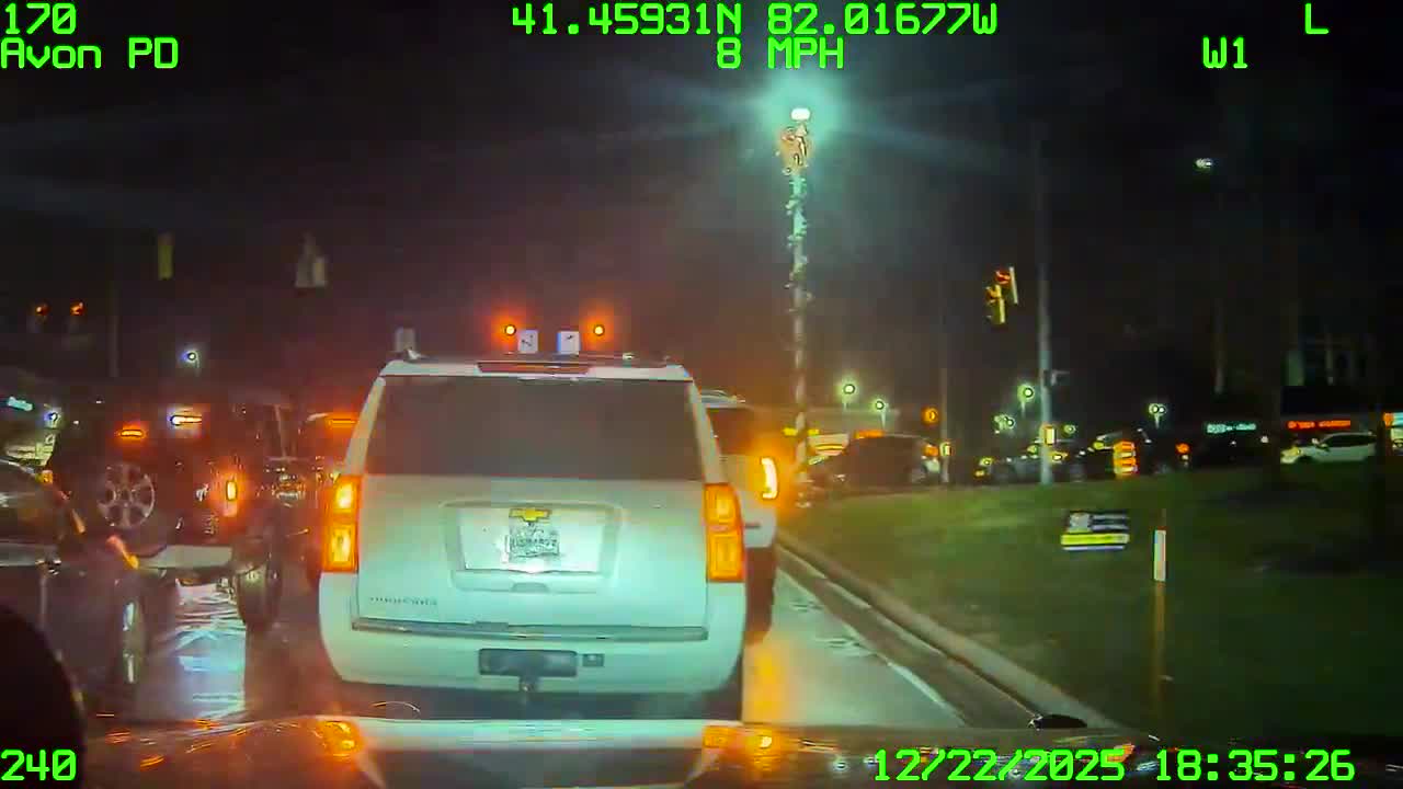 Avon police officer nearly hit by suspected Target shoplifters; search ...