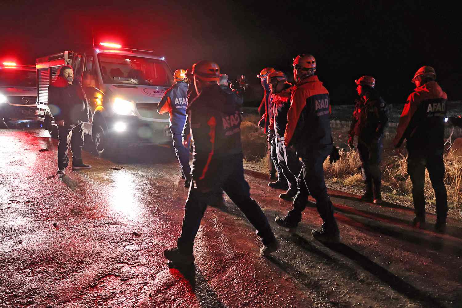 Army chief among 8 killed when small plane crashes after takeoff