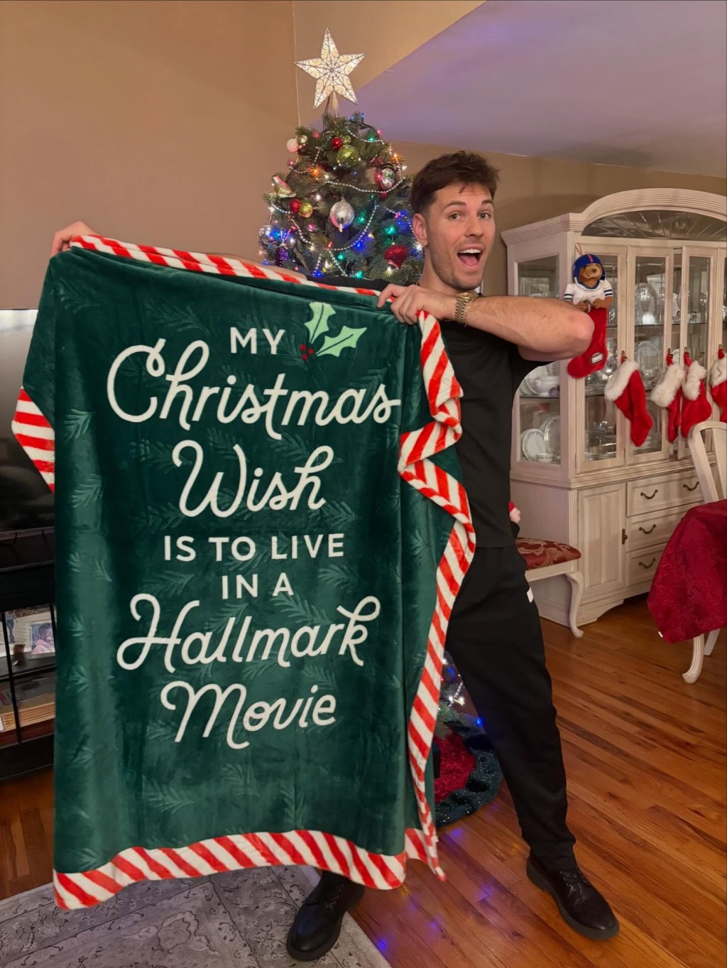Hunky ex-Long Island star QB scores as Hallmark’s new Mr. Christmas