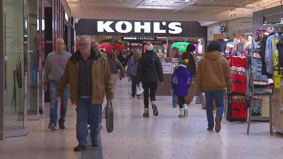 Last minute Christmas shopping? Here's a list of store closing times ...