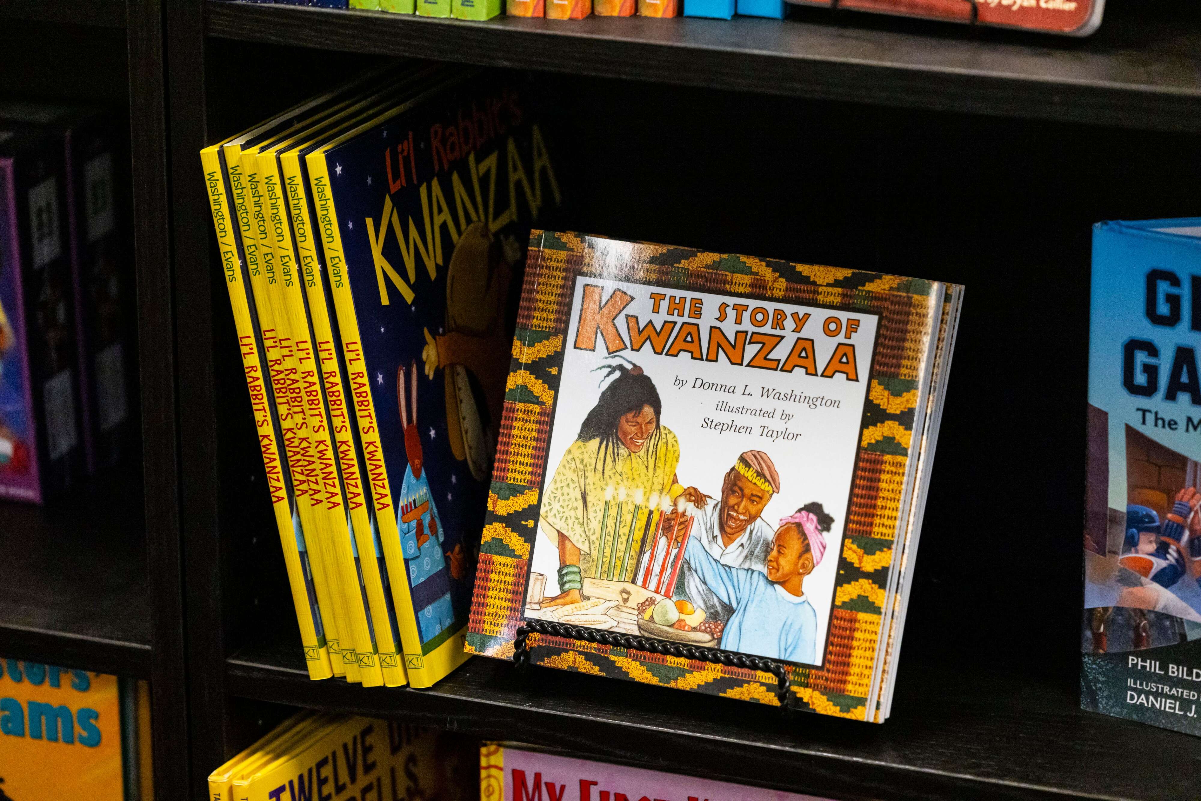 Kwanzaa Soul Stroll 2025: Grand Rapids’ 7-day treasure hunt begins this ...