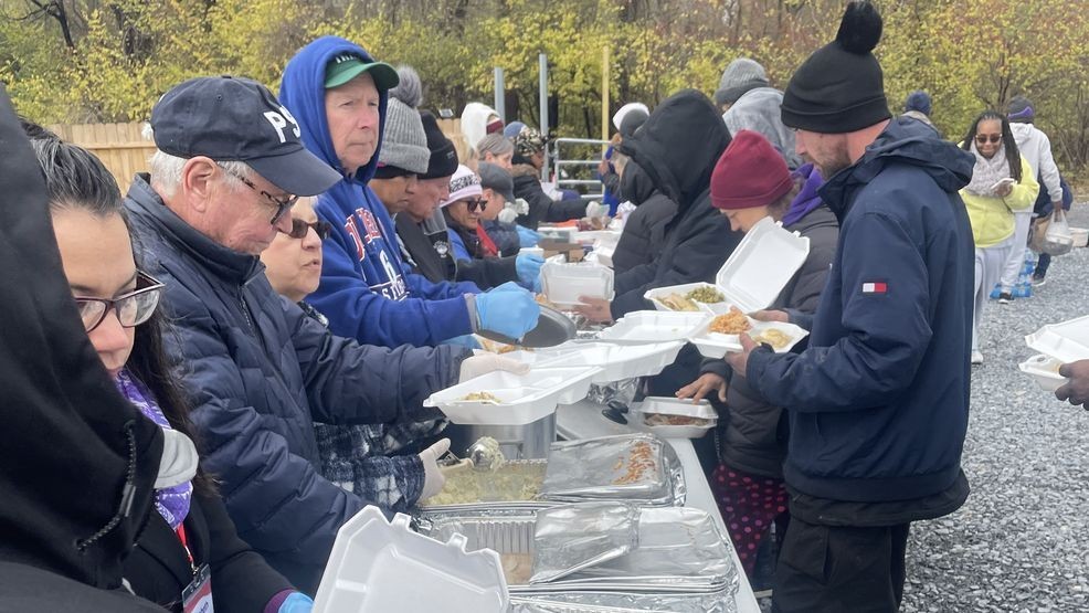 Outreach group serves food to homeless in Harrisburg