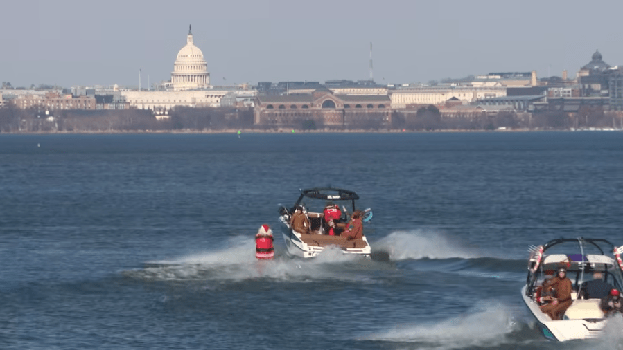 Santa, reindeer, Grinch waterski on Potomac River in 40th annual tradition