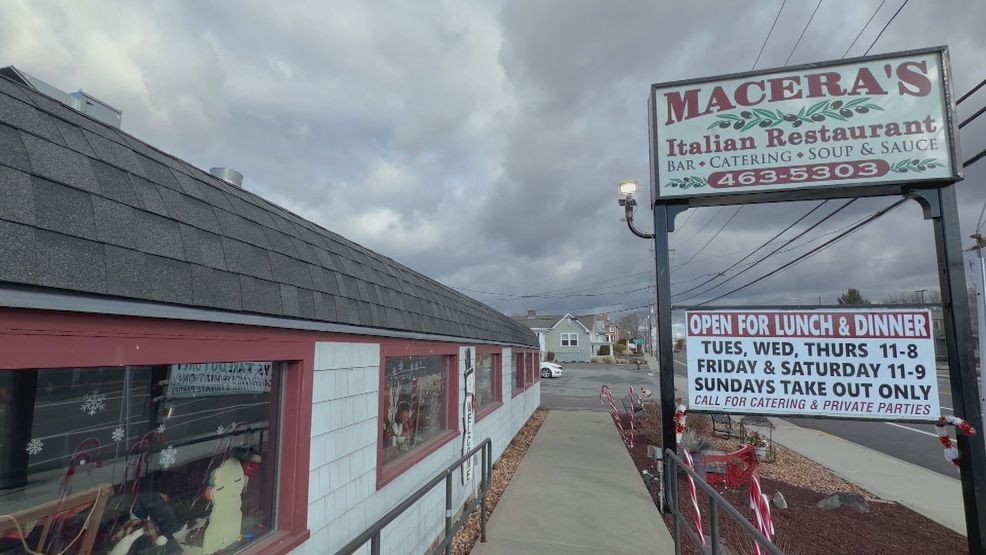 Holiday traditions draw crowds to Italian markets, restaurants on ...