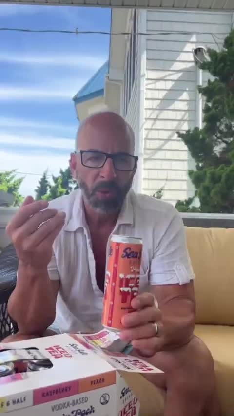 Reviewing the Sea Isle spiked iced tea!