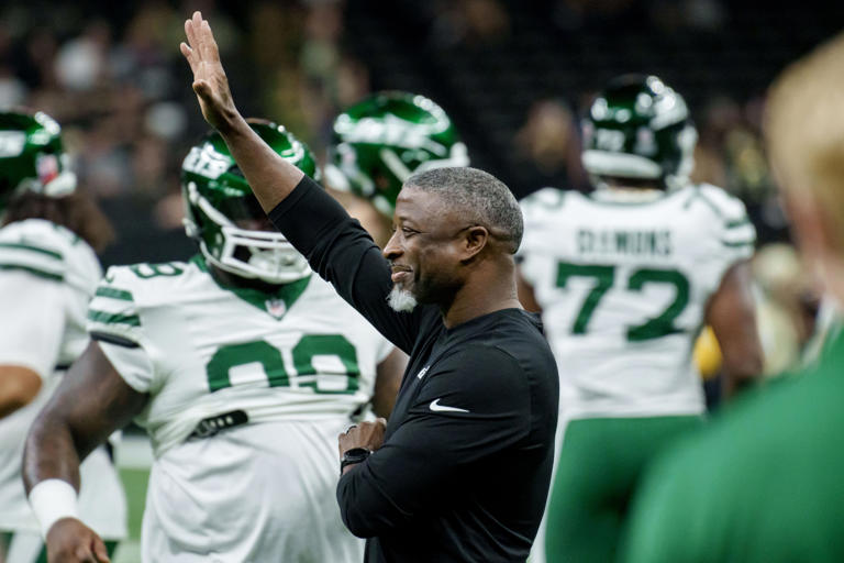 Jets locker room back head coach Aaron Glenn moving forward