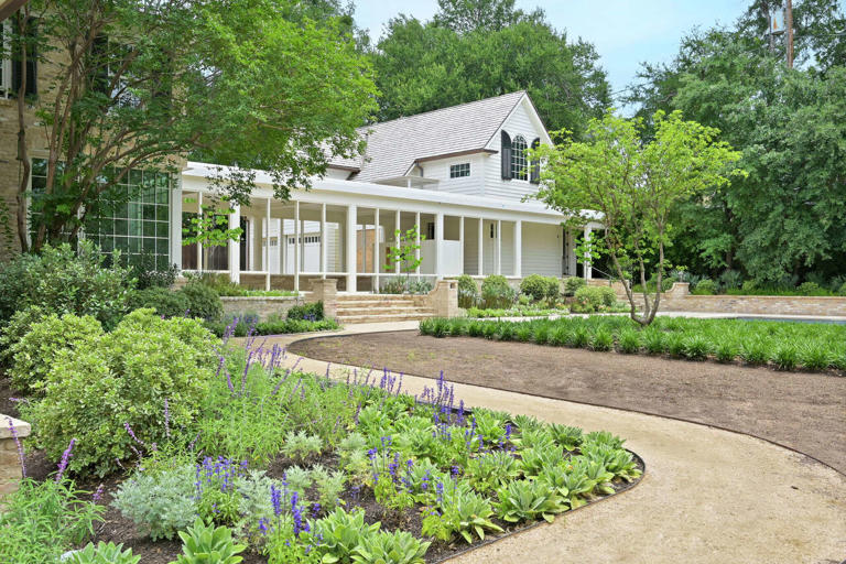 What were Texas' biggest celebrity real estate headlines in 2025?