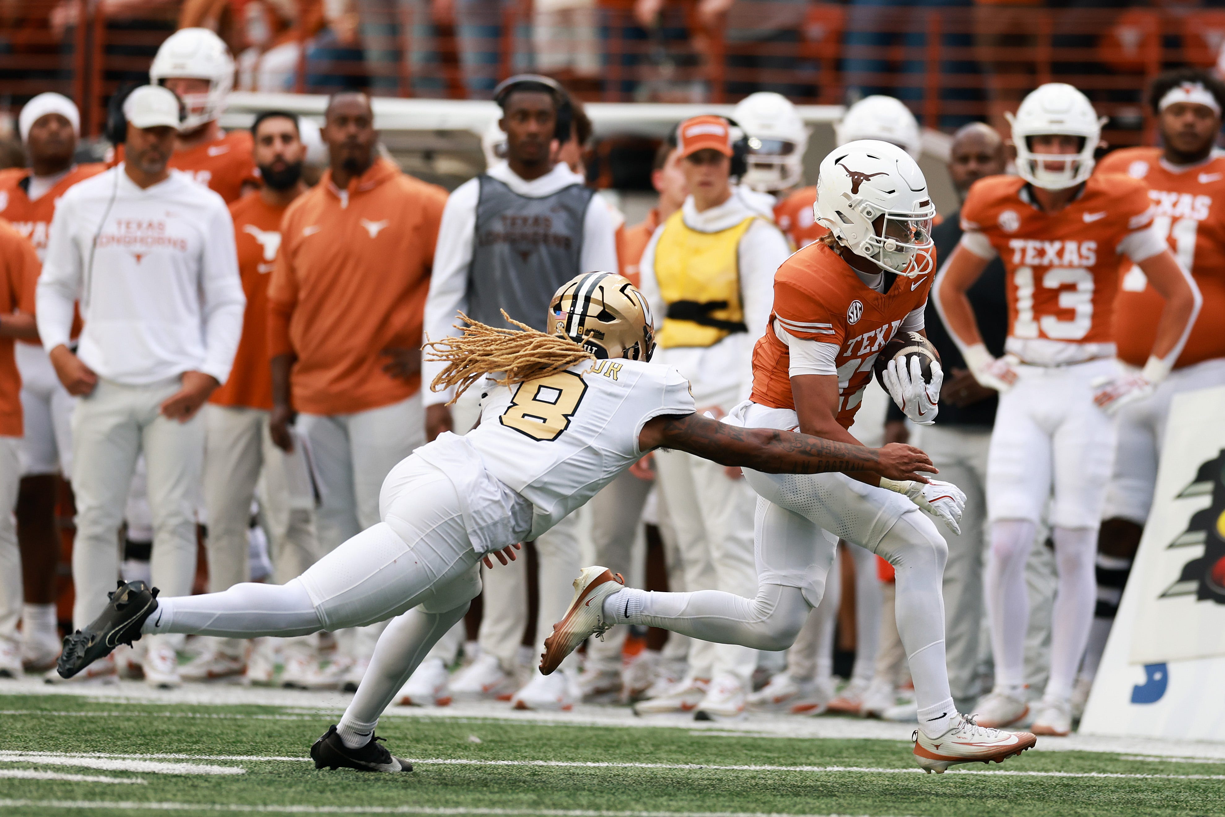 Texas freshmen WRs loom large in bowl game following Moore's departure