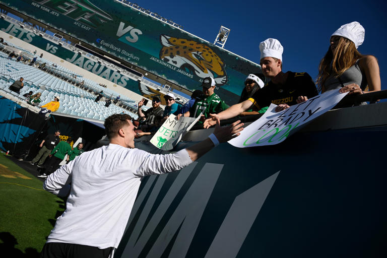 Brady Cook relishing sudden stint as Jets' starting QB that came from ...