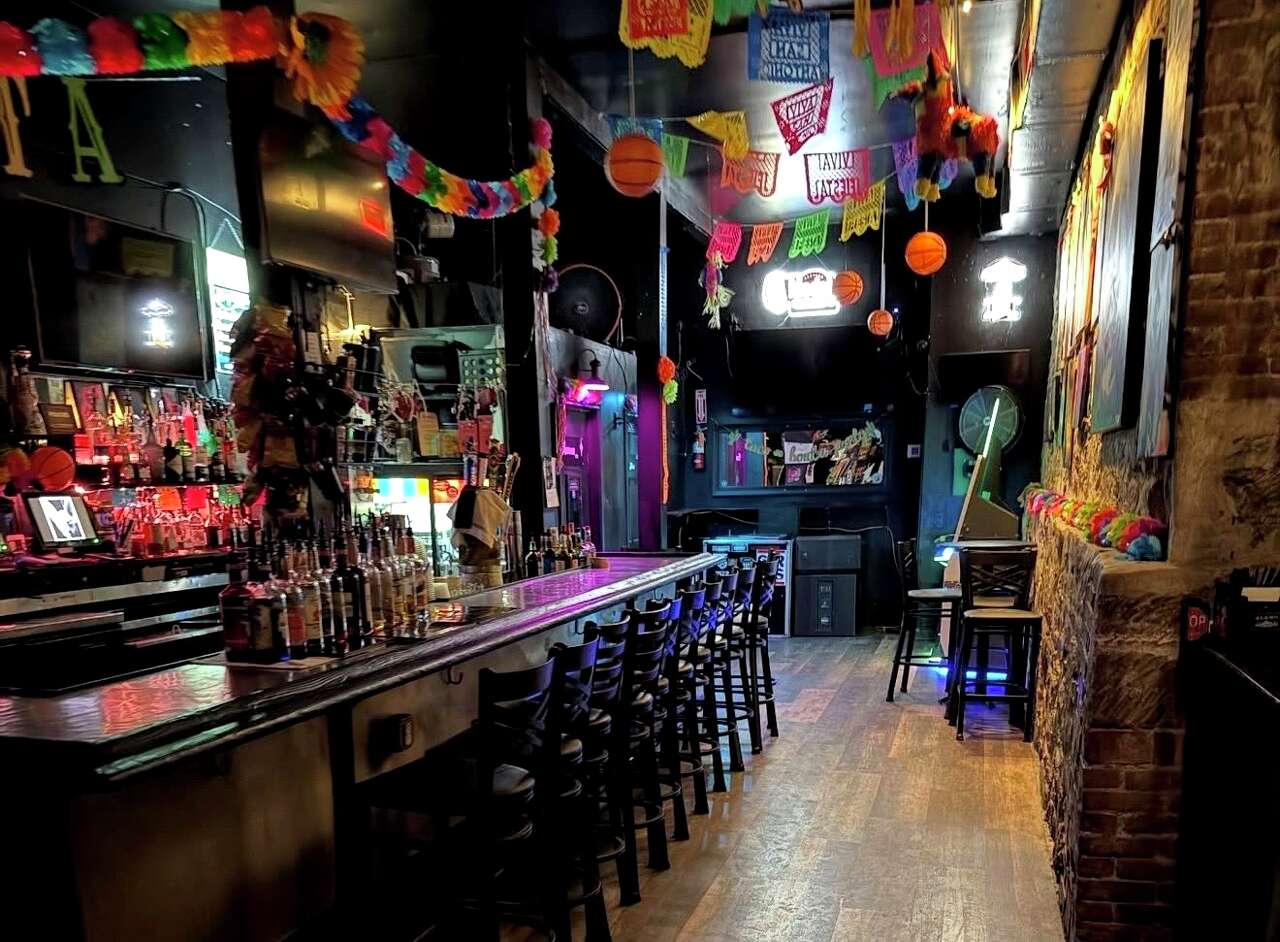 Bar in heart of San Antonio calls for local support as construction looms