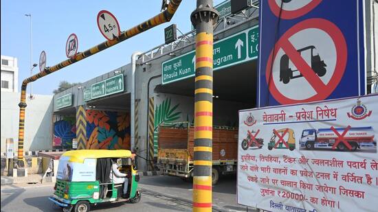 Ban on bikes, autos to be enforced strictly at UER-II, say Delhi officials