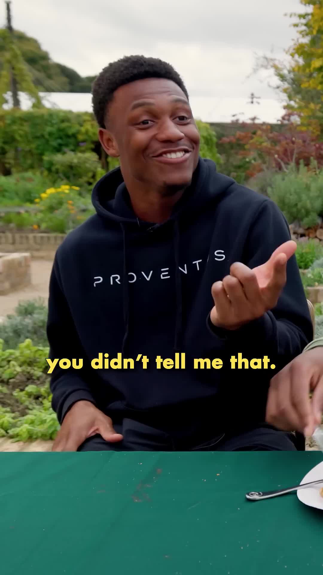 NFL players try steak & kidney pie for the first time!