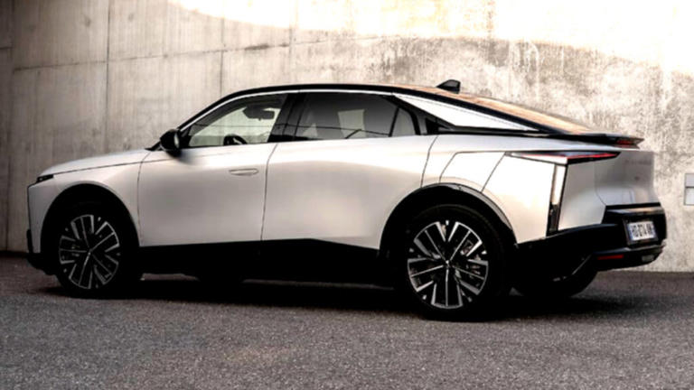 The death of segments: DS N°3 unleashes the D-Cross design that changes ...