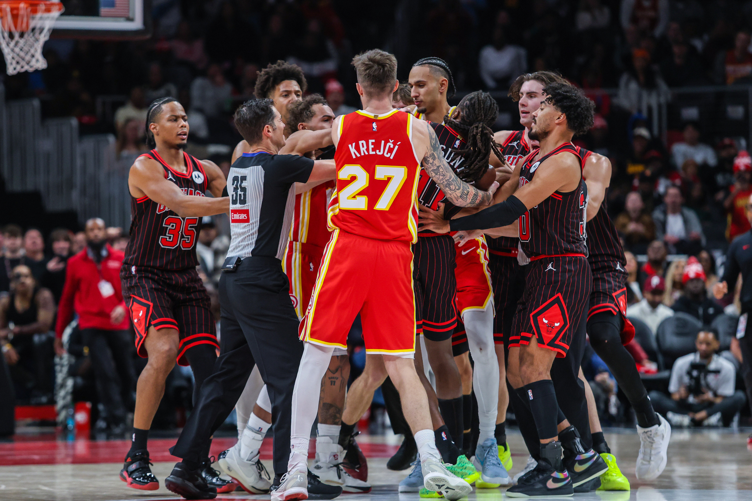 NBA admits to a mistake on the game-deciding Bulls-Hawks play