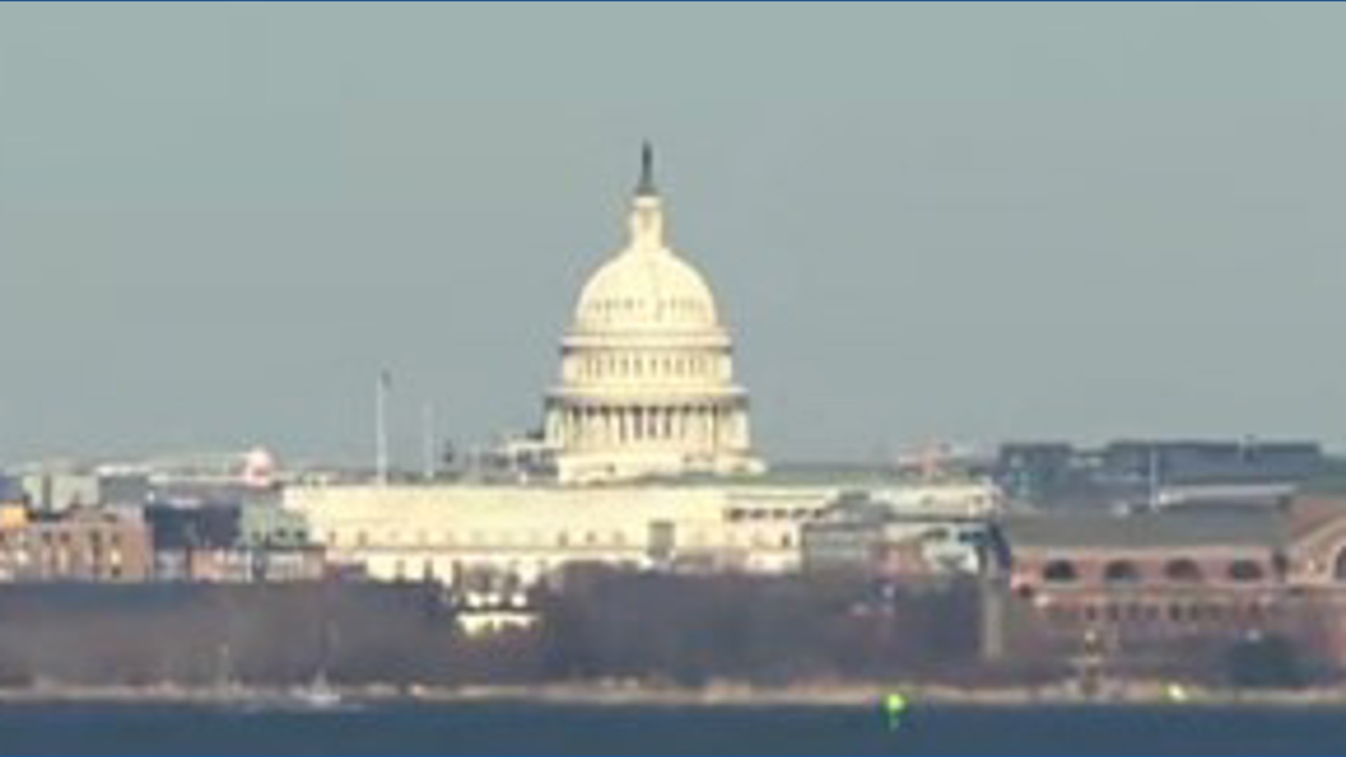 Santa hits the Potomac! Waterskiing holiday spectacle in Alexandria